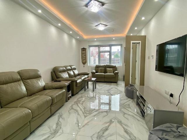 5 Bed Semi Detached House, Fairmead Road, CR0
