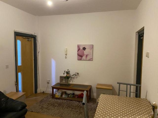 5 Bed Semi Detached House, Far Gosford St, CV1