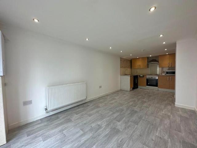 5 Bed Semi Detached House, Farm Road, G41