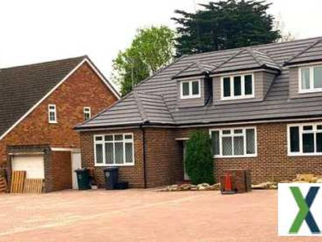 5 bed semi detached house to rent