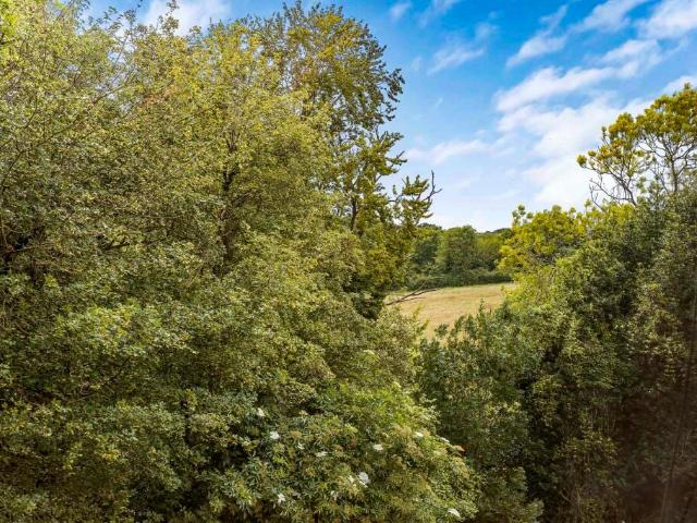 5 bed semi detached house to rent in Valleyside, Hemel Hempstead, HP1 | Squire Estates Estate Agents Hemel Hempstead