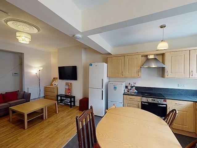 5 bed student property in a very popular location!