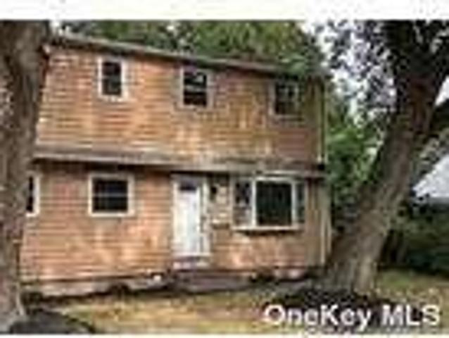 5 Bedroom 3 Bath In Centereach NY 11720