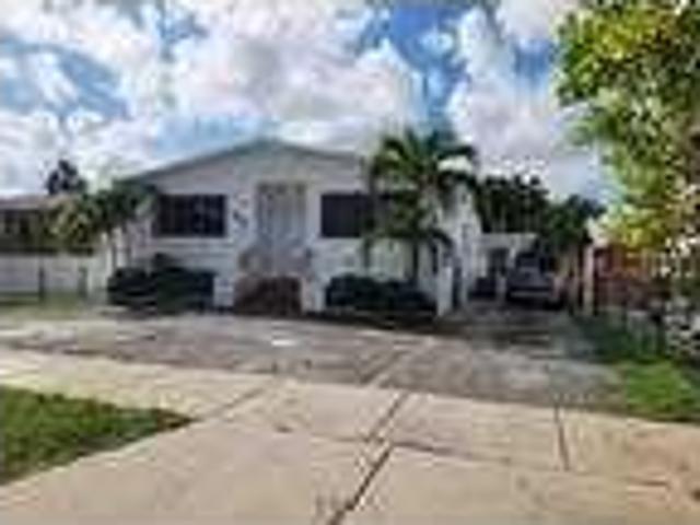 5 Bedroom 3 Bath In Hialeah Florida 33010