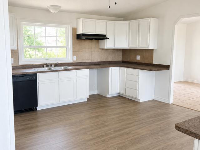 5 Bedroom 3 Bath | 3011 E. Broadway