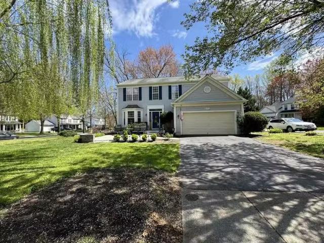 5 Bedroom 3 Bathroom Single Family Home in Blackwalnut Cove!.