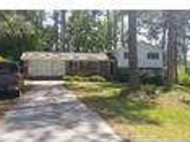 5 bedroom 2 1/2 bath house in Carrington Woods