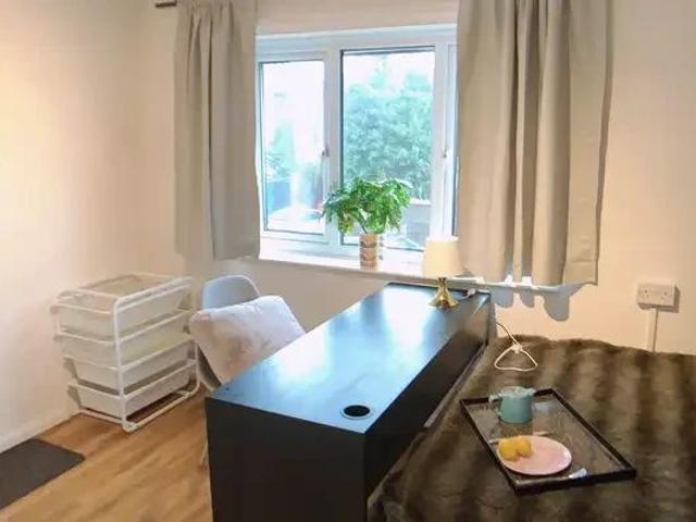5 Bedroom 4 Bathroom room2