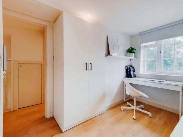 5 Bedroom 5 Bathroom room3