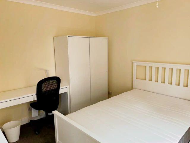 5 Bedroom 5 Bathroom roomA