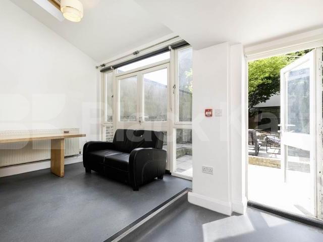5 bedroom 5 ensuite HMO house located close to Holloway Station