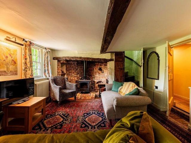 5 bedroom cottage to rent