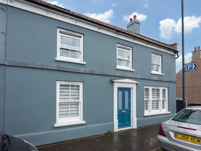 5 bedroom cottage to rent
