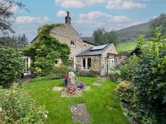 5 bedroom cottage for sale