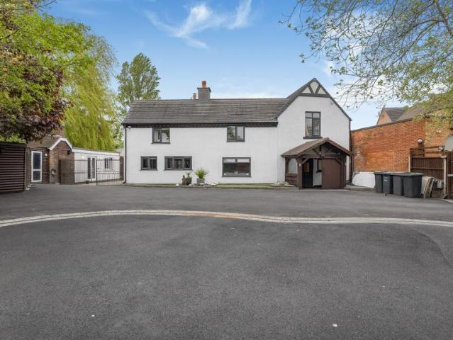 5 bedroom cottage for sale