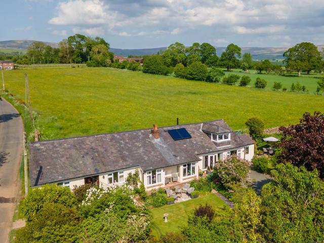 5 bedroom cottage for sale