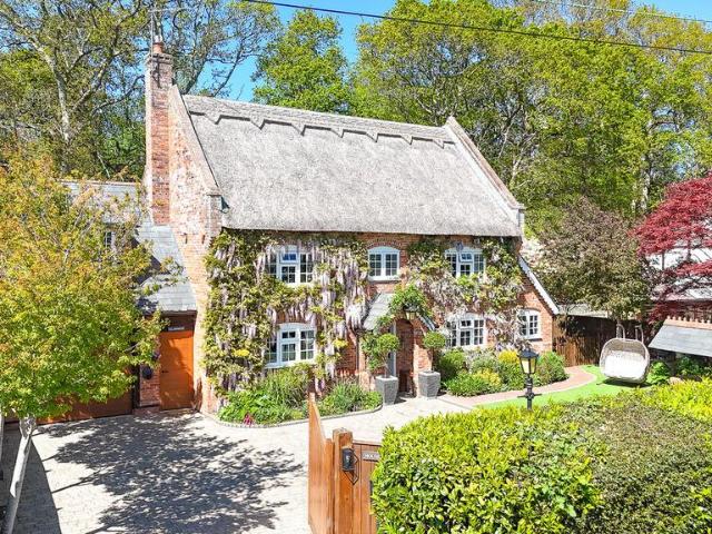 5 bedroom cottage for sale