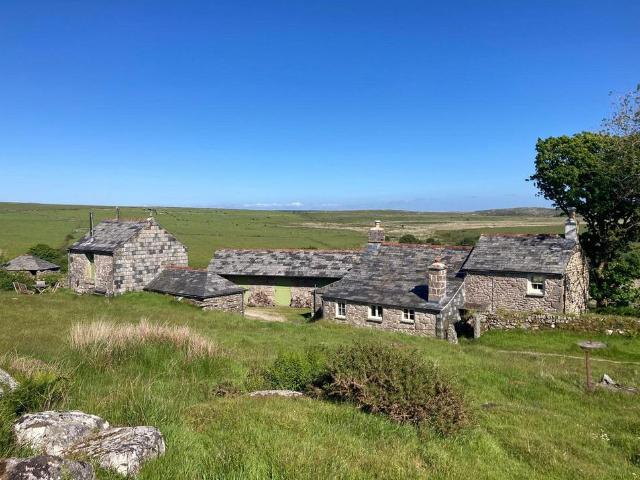 5 bedroom cottage for sale