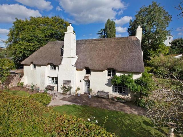 5 bedroom cottage for sale
