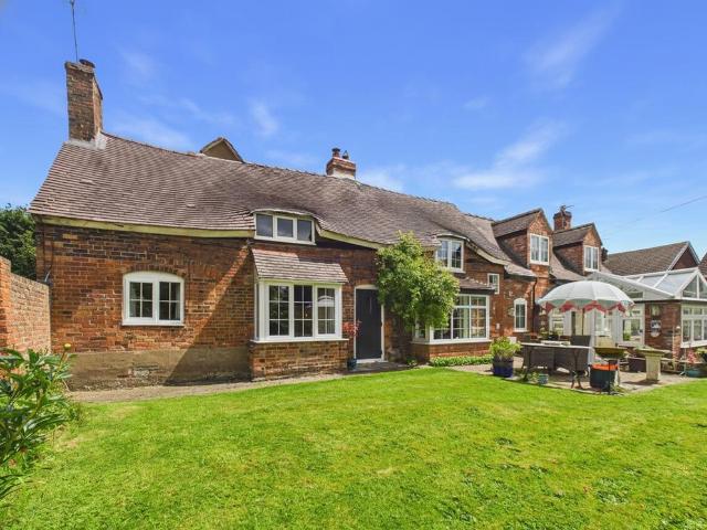 5 bedroom cottage for sale