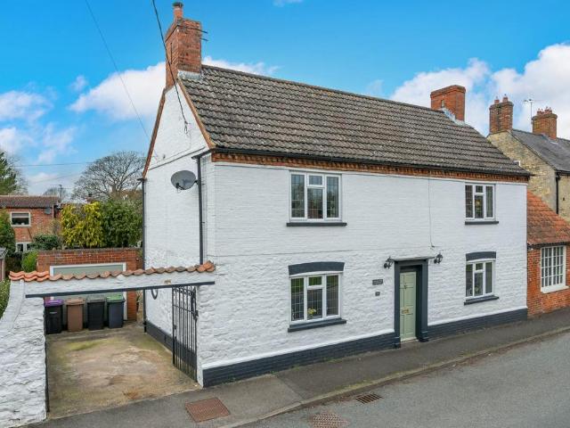5 bedroom cottage for sale