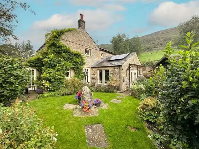 5 bedroom cottage for sale in Hawkswick, Skipton, BD23