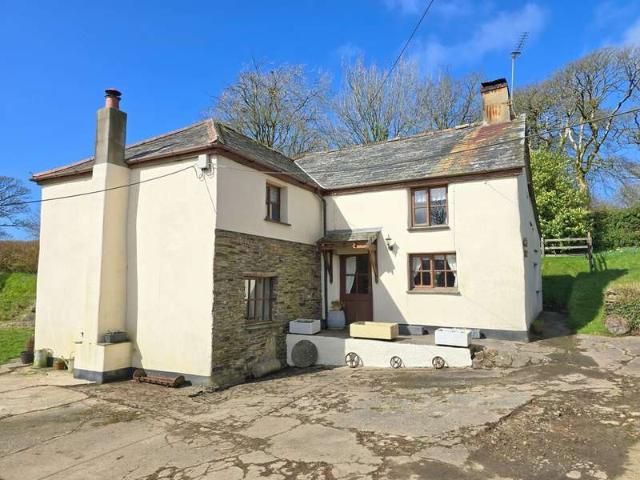 5 Bedroom Cottage House