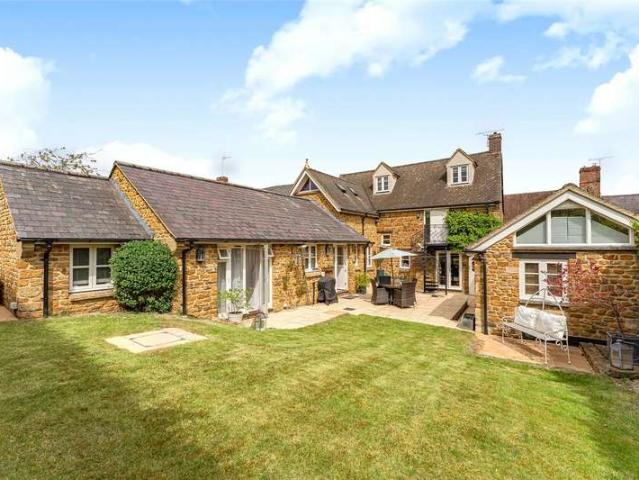 5 Bedroom Cottage House