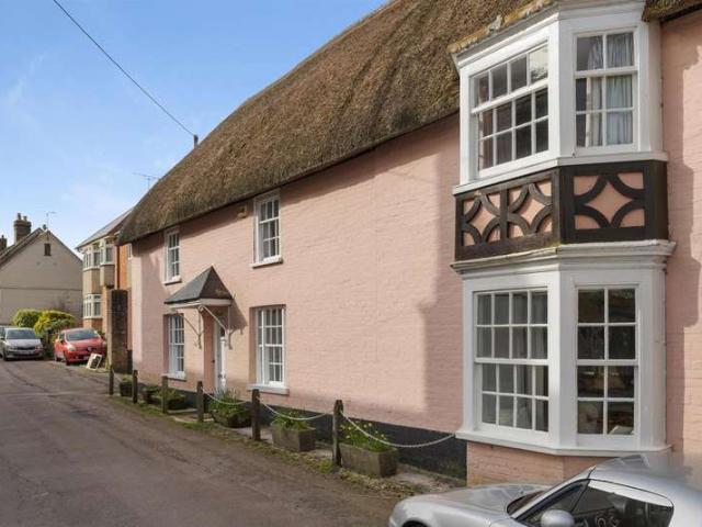 5 Bedroom Cottage House
