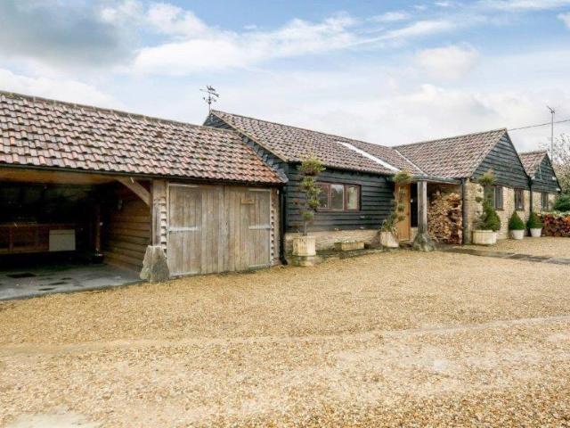 5 bedroom country house to rent