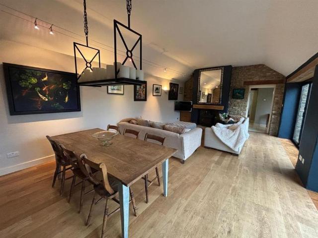 5 bedroom country house to rent