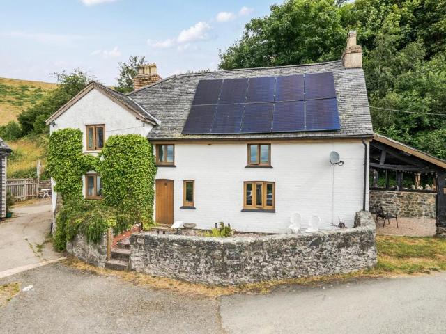 5 bedroom country house for sale