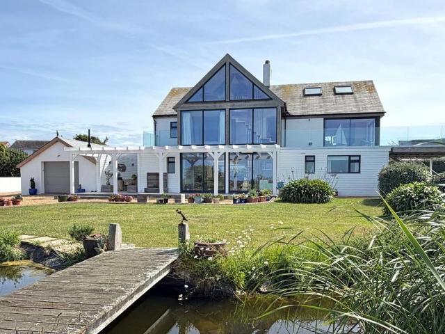 5 bedroom country house for sale