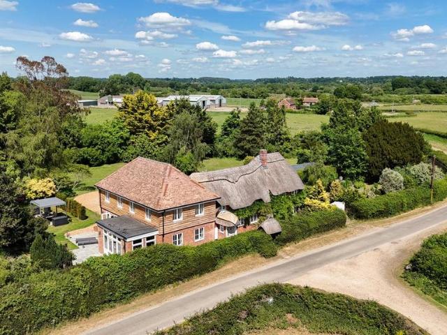 5 bedroom country house for sale