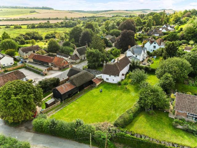 5 bedroom country house for sale