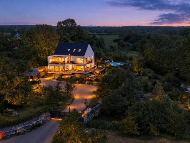 5 bedroom country house for sale