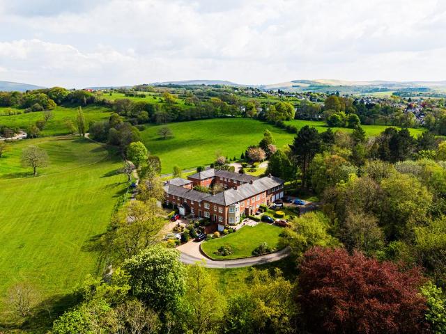 5 bedroom country house for sale