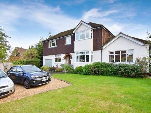 5 bedroom country house for sale in BOOKHAM SPACIOUS CHARACTER FAMILY HOME LARGE SOUTH FACING GA