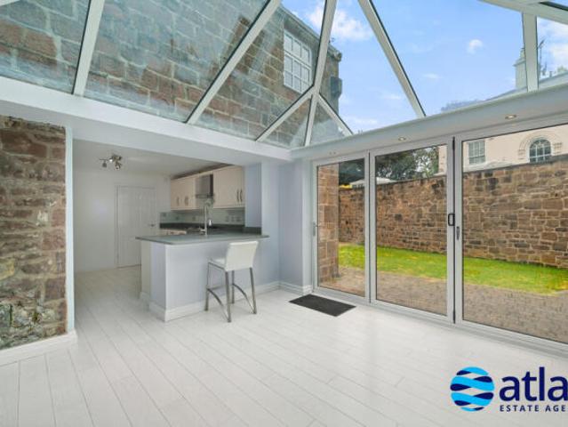 5 bedroom coach house for sale in Church Road, Woolton, L25