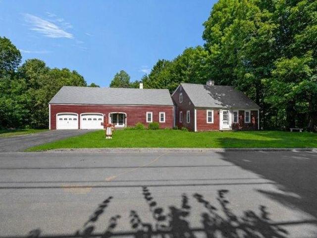 5 bedroom, Colebrook NH 03576 104692462