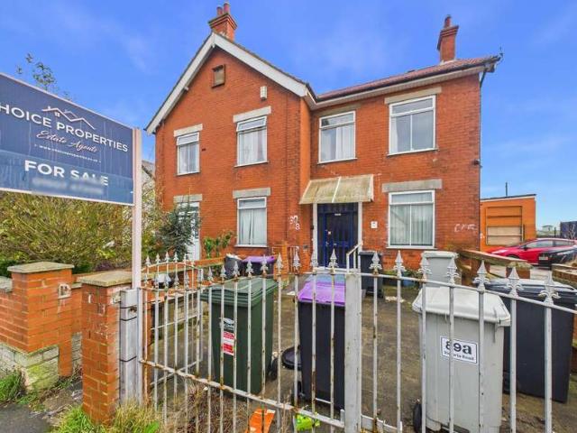 5 Bedroom Commercial Property