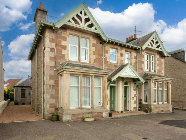 5 Bedroom Commercial Property