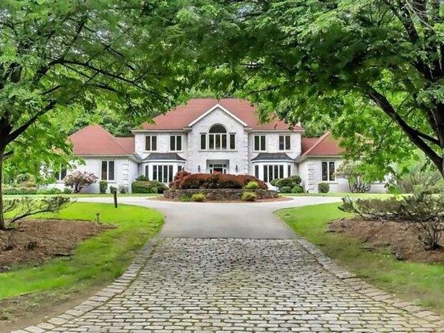 5 bedroom, Concord MA 01742 104606969