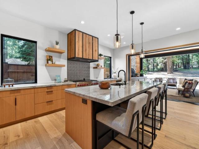 5 bedroom, CA CA LS102579051