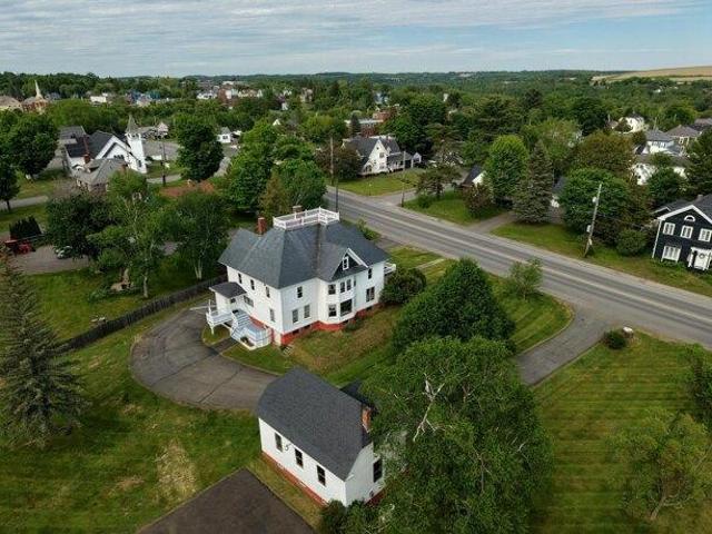 5 bedroom, Caribou ME 04736 104947258