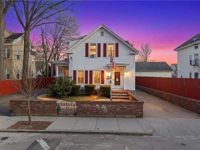 5 bedroom, Central Falls RI 02863 LS102959386