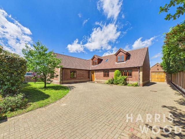 5 bedroom chalet for sale