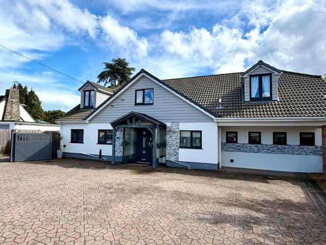 5 bedroom chalet for sale