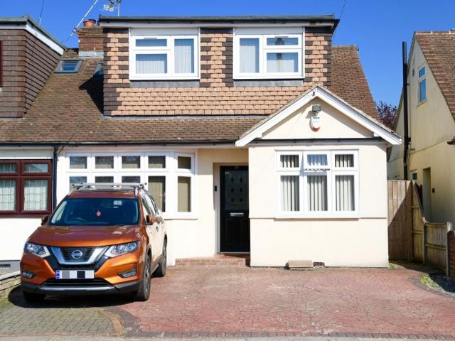 5 bedroom chalet for sale