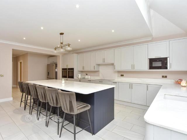 5 bedroom chalet for sale